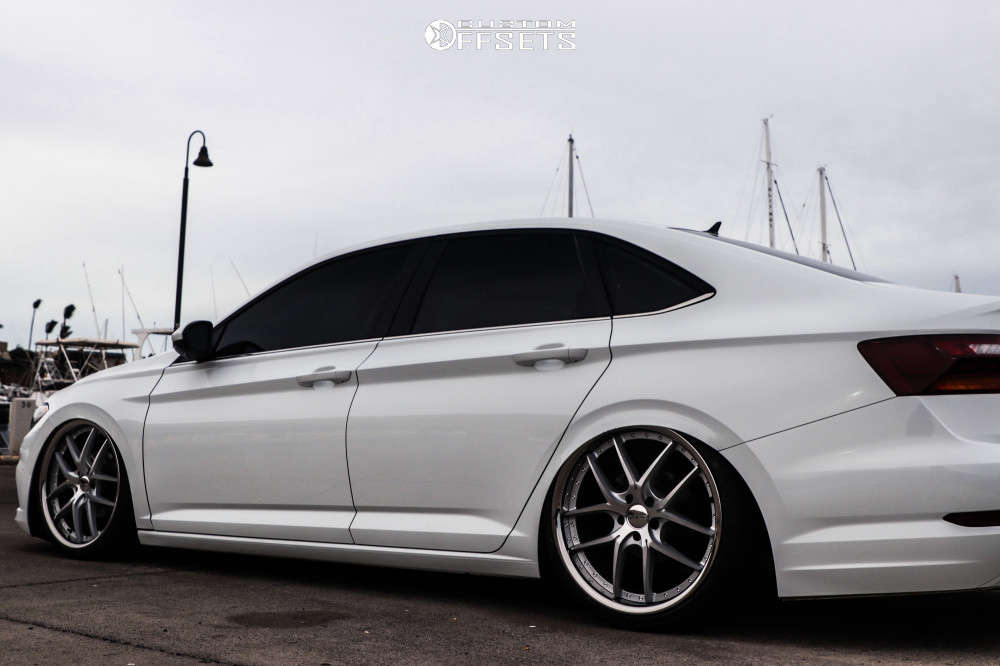 2019 Volkswagen Jetta with 20x8.5 35 XIX X61 and 225/35R20 Saffiro ...