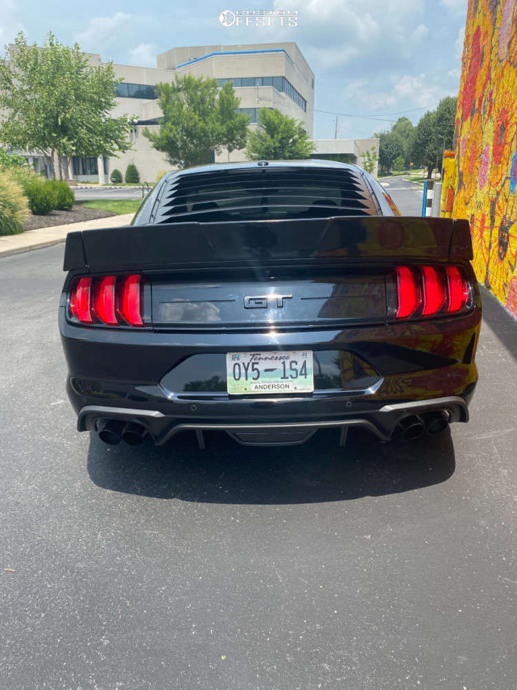 2019 Ford Mustang with 19x8.5 30 ESR Cs5 and 265/40R19 Michelin Pilot ...