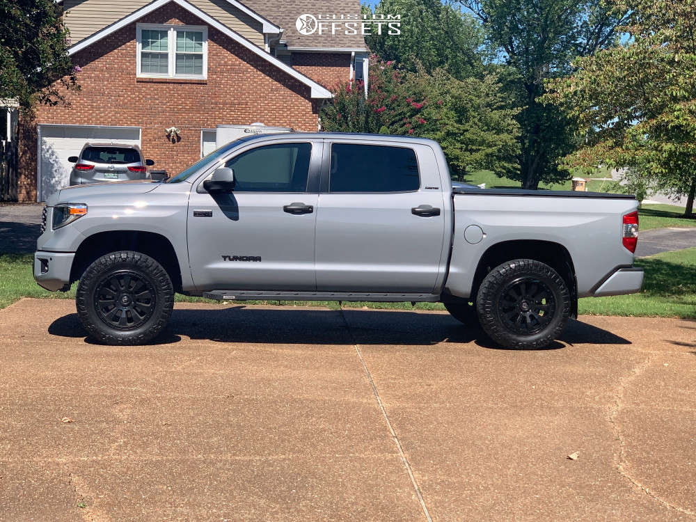 2019 Toyota Tundra with 20x9 -1 Fuel Tactic and 35/12.5R20 Nitto Ridge ...