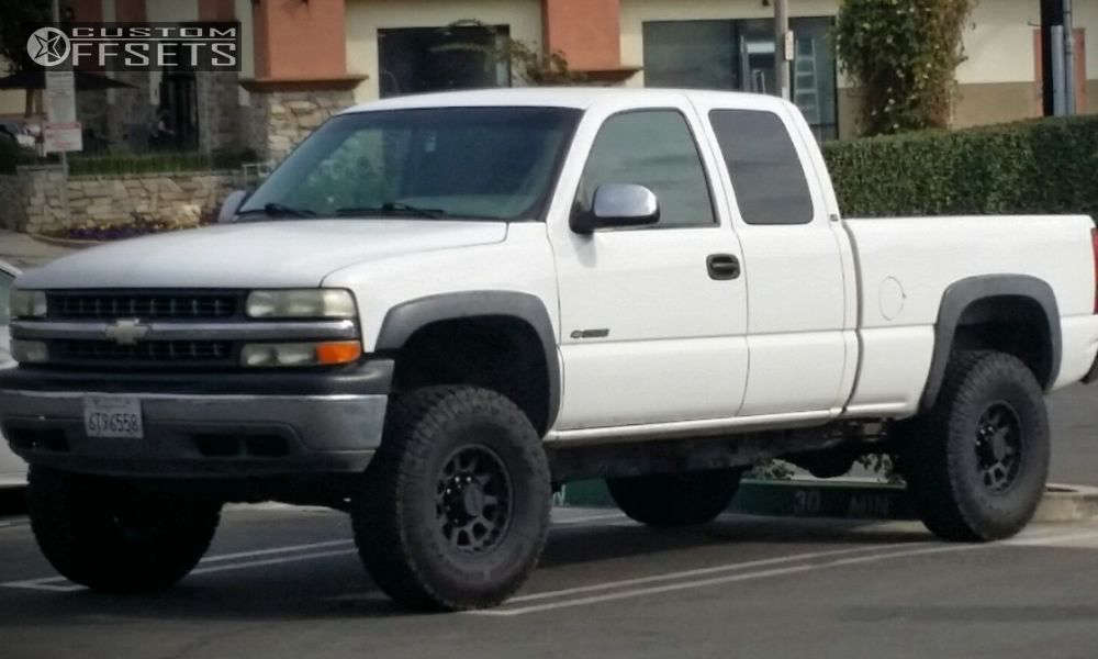 2001 Chevrolet Silverado 2500 with 16x8 0 Pro Comp 7032 and 315/70R16 ...