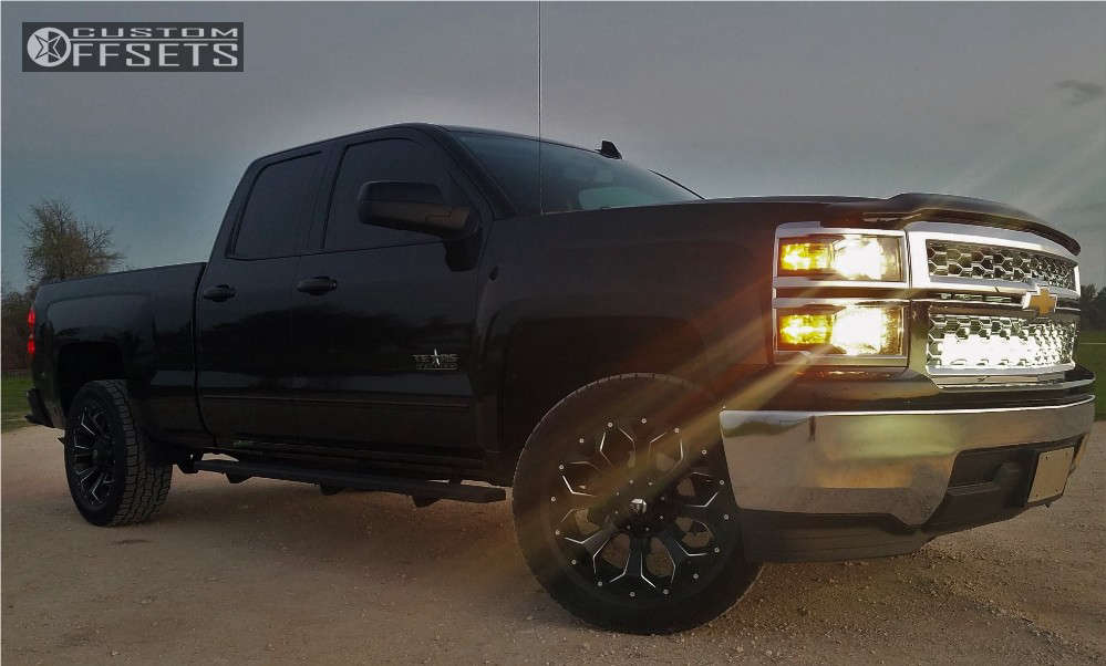 2015 Chevrolet Silverado 1500 with 20x9 20 Fuel Assault and 275/55R20 ...
