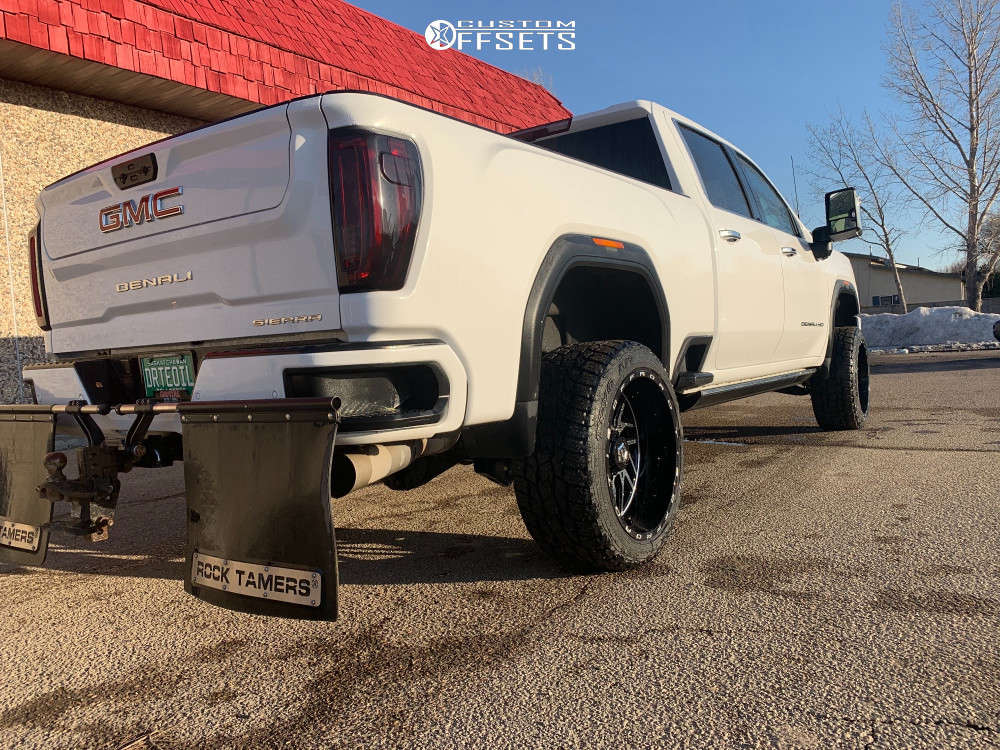 2021 GMC Sierra 3500 HD with 22x12 -44 TIS 544MB and 33/12.5R22 Toyo ...