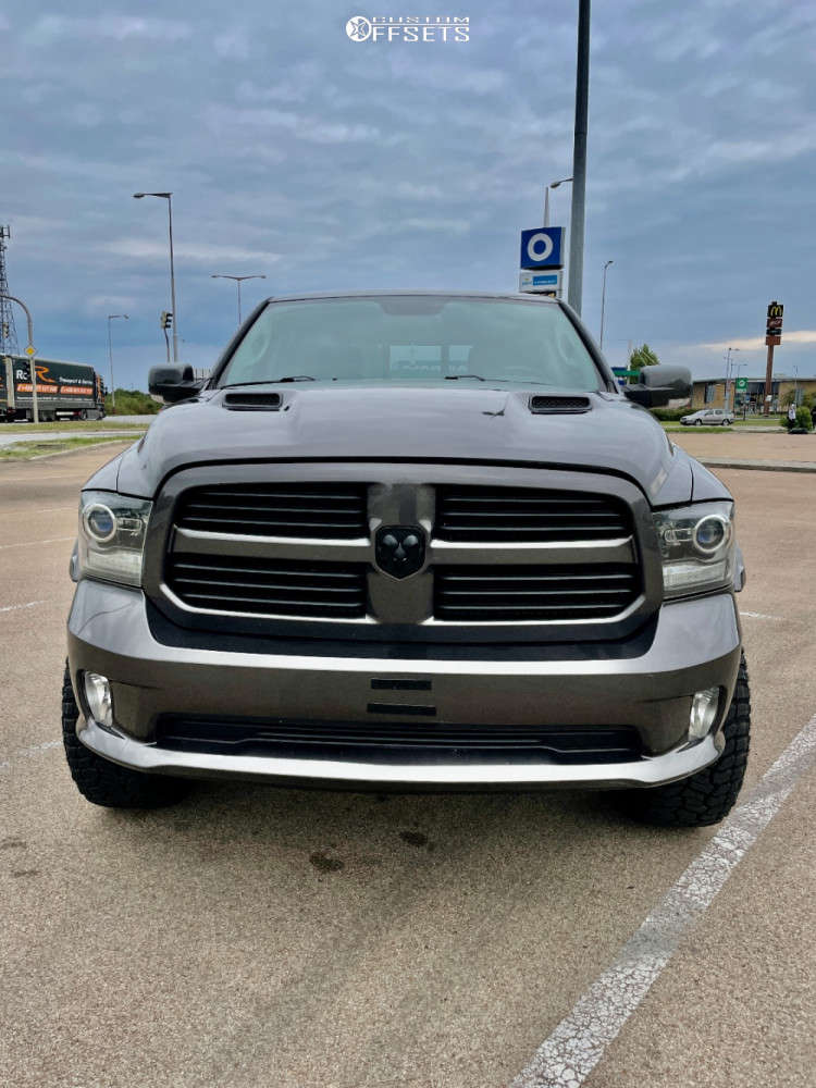 2017 Ram 1500 with 20x12 -44 V-Rock Recoil and 35/12.5R20 Radar ...