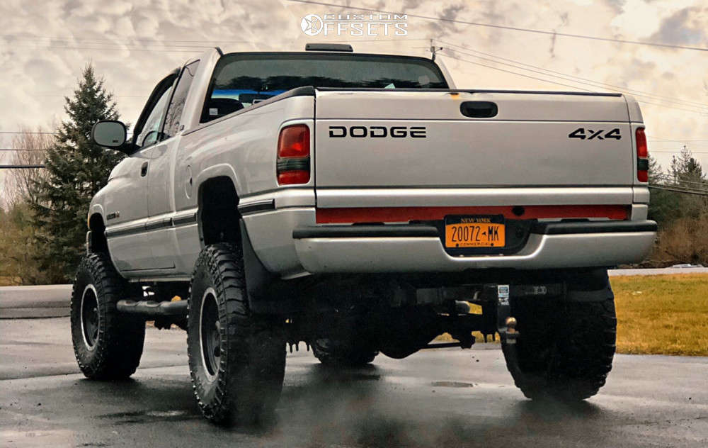 2001 Dodge Ram 2500 with 18x8 -0 Mickey Thompson Classic Baja Lock and ...