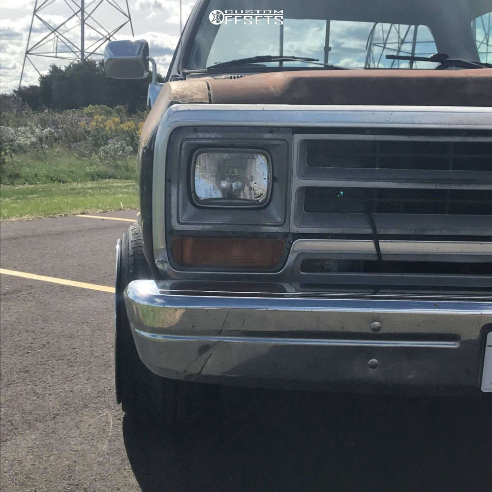 1991 Dodge D150 with 20x12 -51 ARKON OFF-ROAD DaVinci and 255/35R20 ...