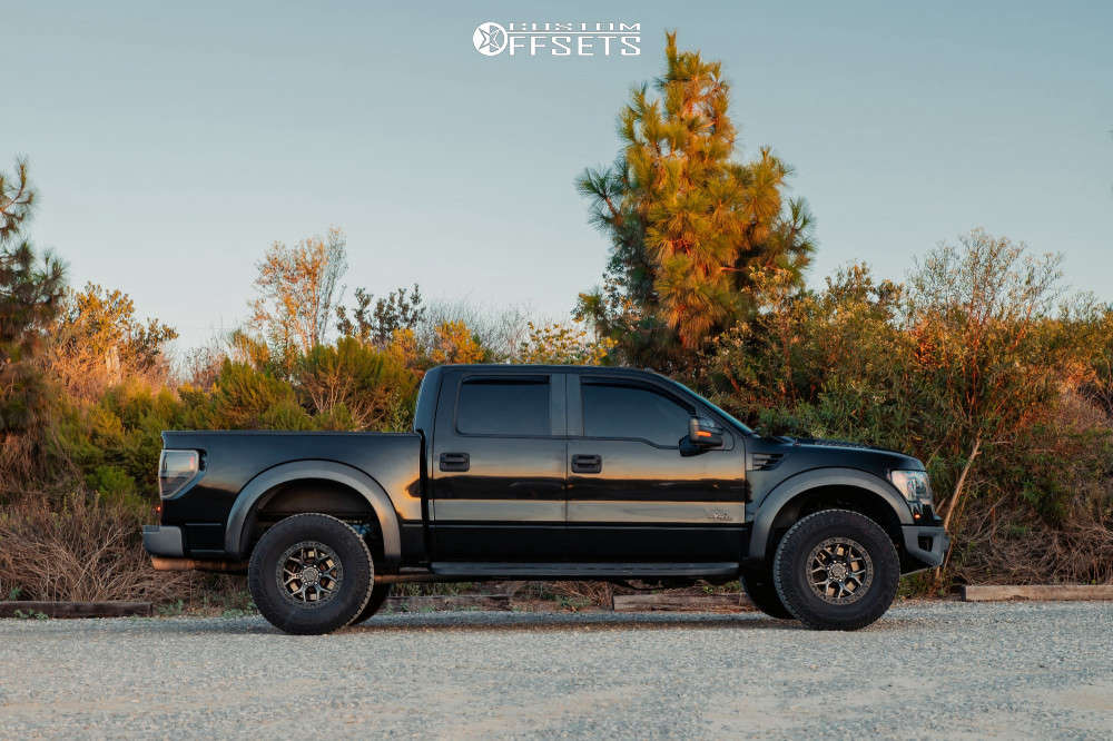 2013 Ford Raptor with 17x9 VenomRex Vr601bl and 315/70R17 Pirelli ...