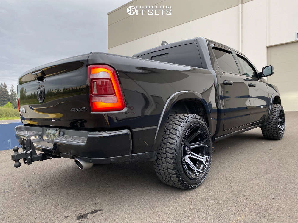 2019 Ram 1500 with 22x12 -44 Fuel Siege and 33/12.5R22 Mickey Thompson ...