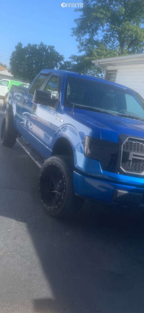 2010 Ford F-150 with 22x11.5 -44 DX4 Skull and 32/11.5R22 Delinte Dx-10 ...