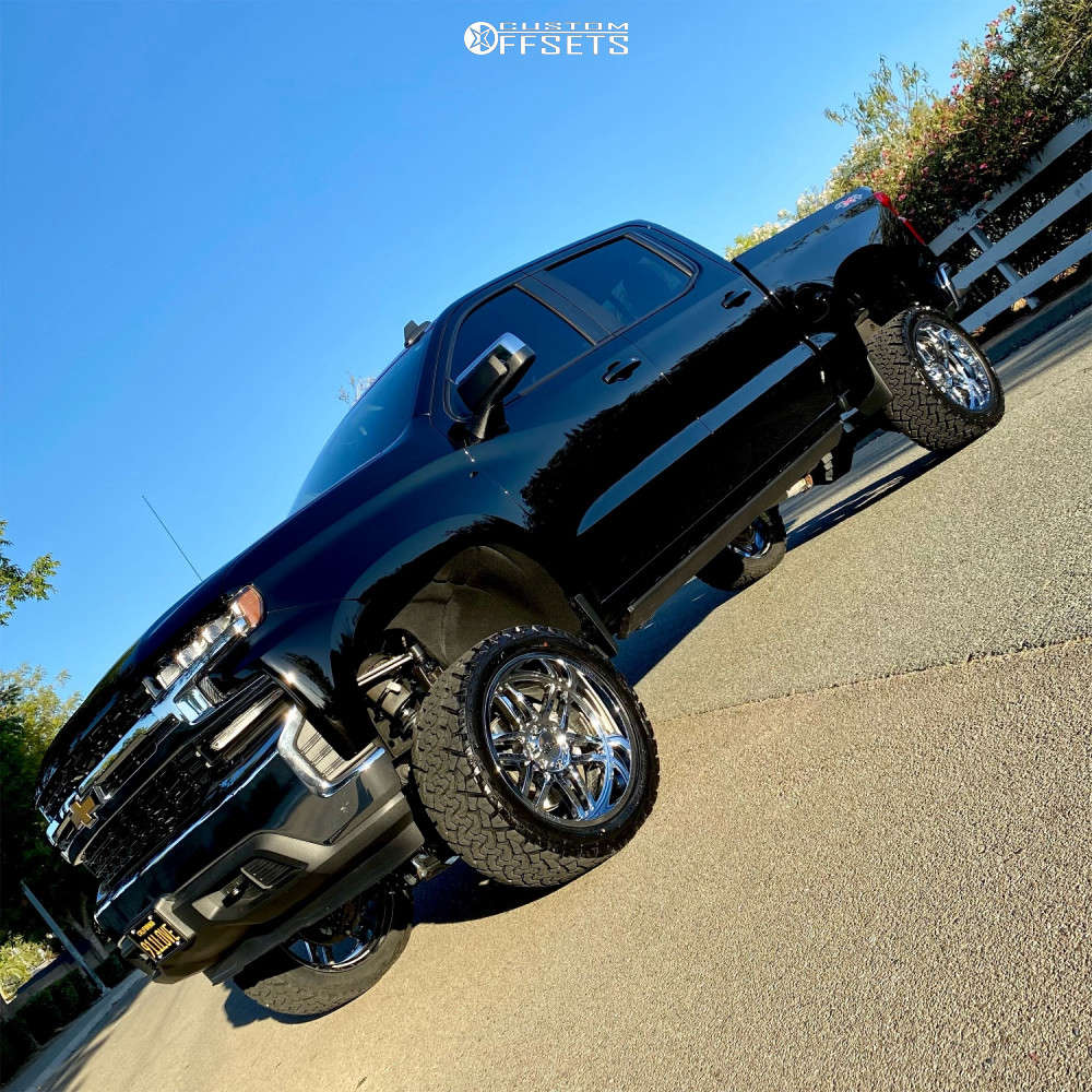 2020 Chevrolet Silverado 1500 with 22x10 -18 Moto Metal Mo992 and 33/12 ...