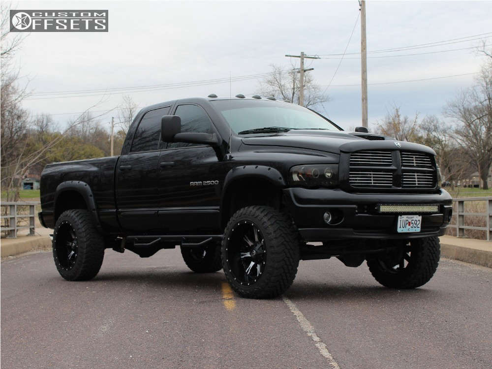 2004 Dodge Ram 2500 with 22x12 -44 Fuel Nutz and 35/12.5R22 Atturo ...