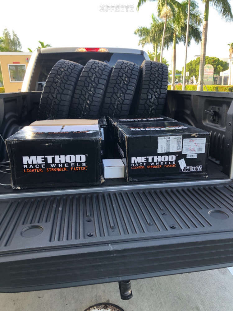 2017 Ford F-150 with 18x9 18 Method Mr317 and 33/12.5R18 Falken ...