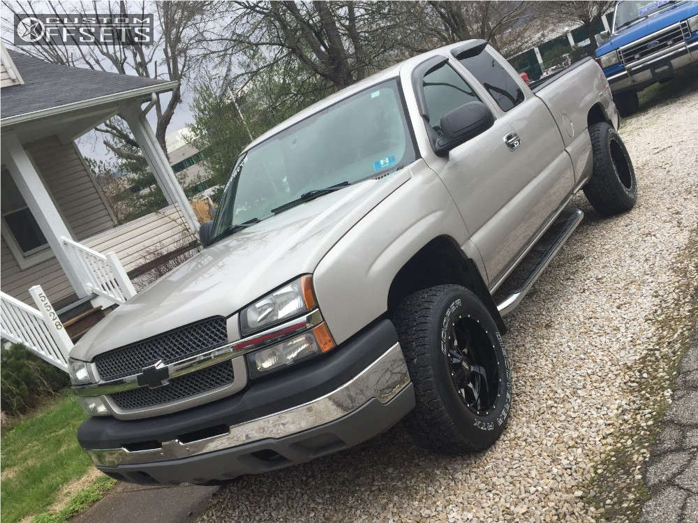 2005 Chevrolet Silverado 1500 with 18x10 -24 Moto Metal Mo970 and 275 ...