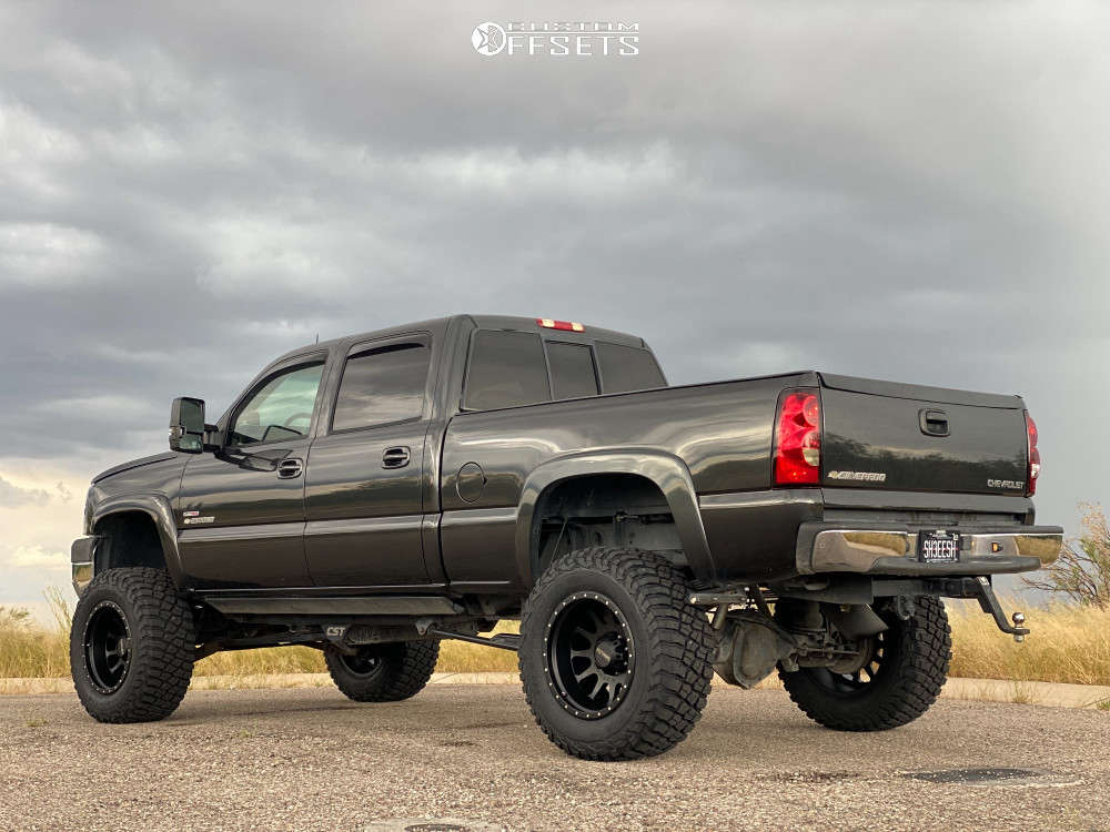 2005 Chevrolet Silverado 2500 HD with 20x12 -52 Method NV and 37/13 ...