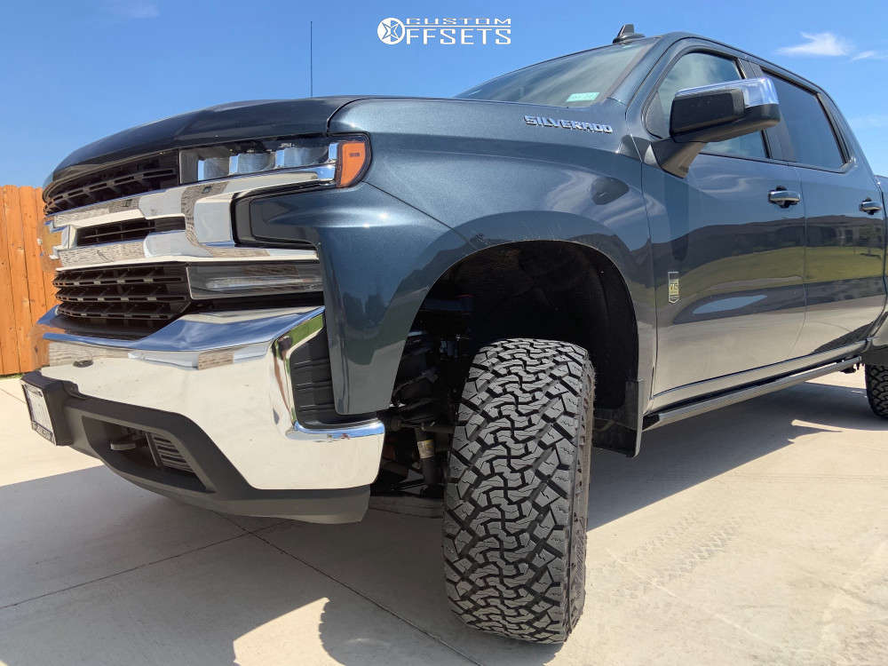 2019 Chevrolet Silverado 1500 with 17x9 -13 Vision Nemesis 111 and 33/ ...