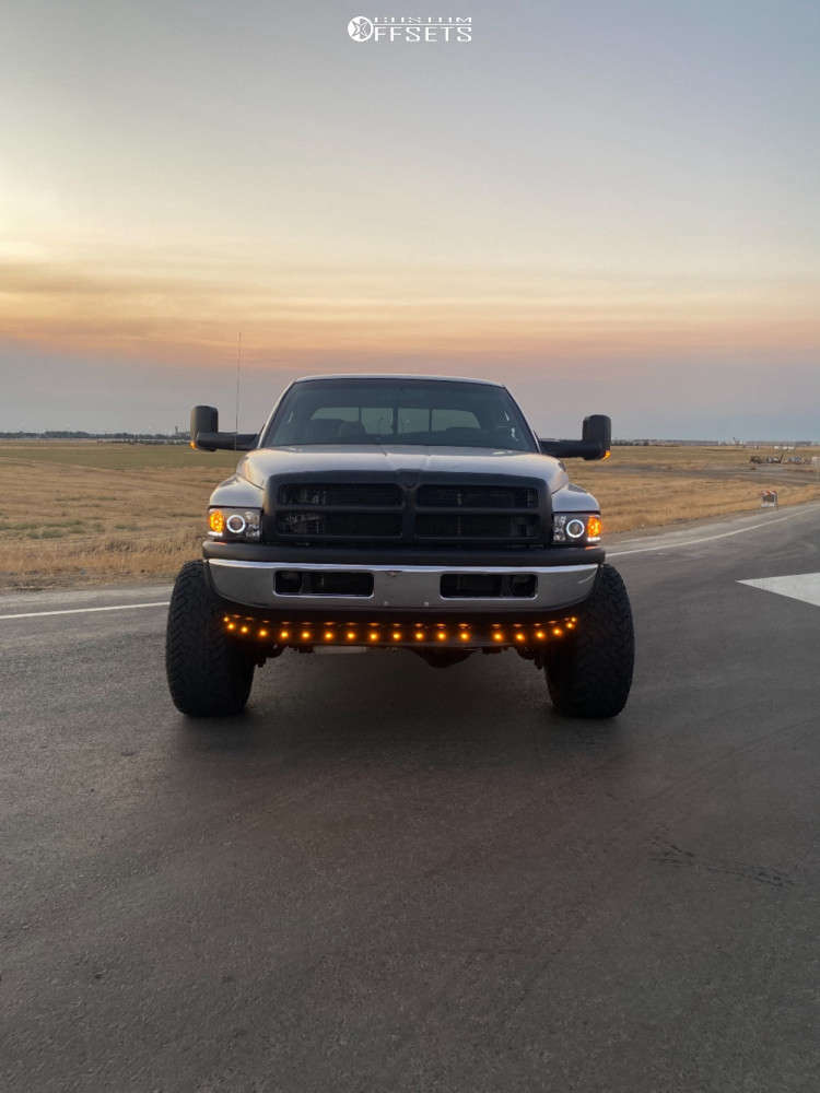 2002 Dodge Ram 2500 with 20x14 -76 Fuel Turbo and 35/12.5R20 Fuel ...