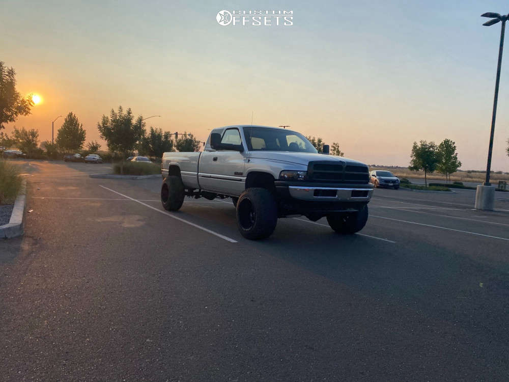 2002 Dodge Ram 2500 with 20x14 -76 Fuel Turbo and 35/12.5R20 Fuel ...