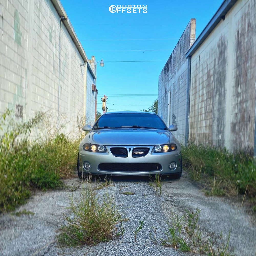 2004 Pontiac GTO with 19x8.25 38 Verde Axis and 235/35R19 Kumho Ecsta ...