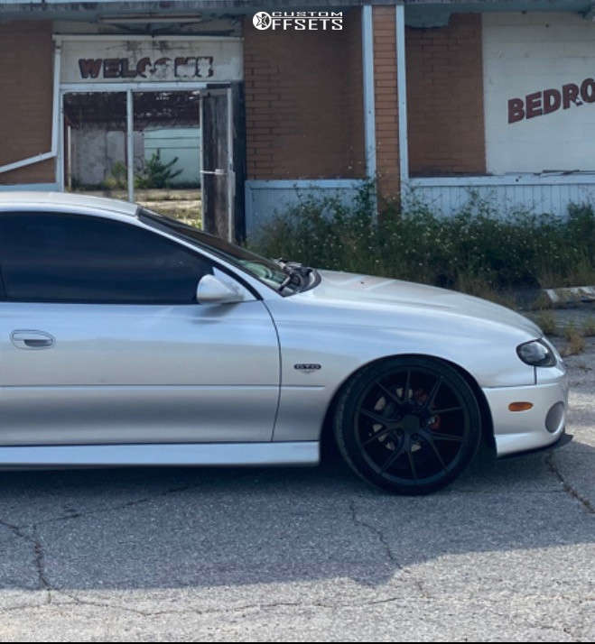2004 Pontiac GTO with 19x8.25 38 Verde Axis and 235/35R19 Kumho Ecsta ...