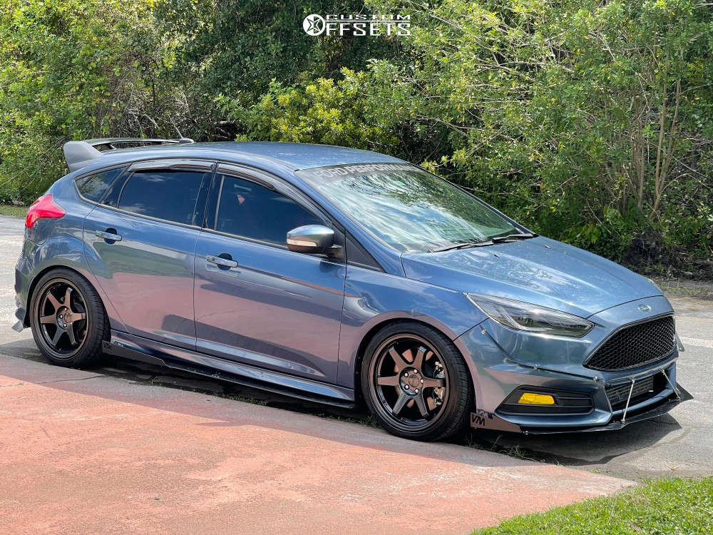 2018 Ford Focus with 18x8.5 35 9SiX9 SIX-1 and 235/40R18 Vercelli ...