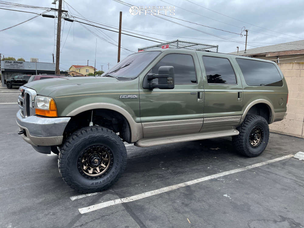 2001 Ford Excursion with 18x9 12 Fuel Covert and 37/13.5R18 Toyo Tires ...