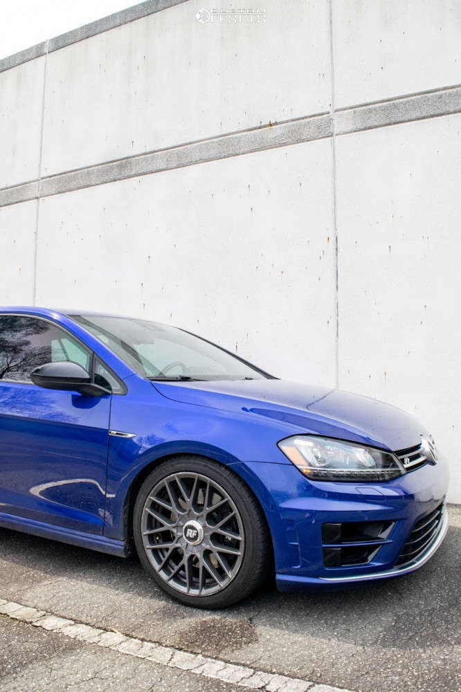 2016 Volkswagen Golf R with 18x8.5 45 Rotiform Rse and 235/40R18 ...