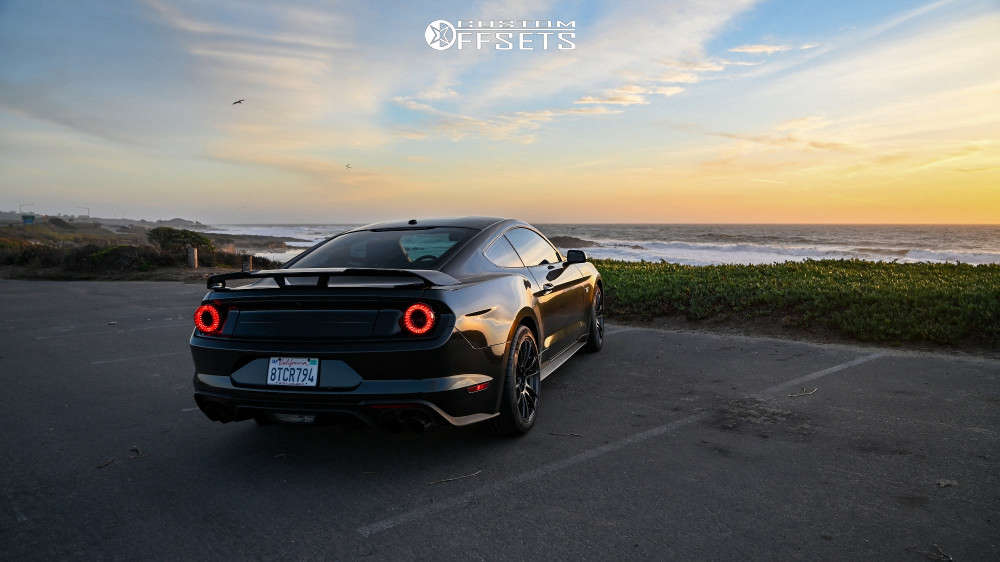 2020 Ford Mustang with 19x9.5 38 SSR Gtx04 and 265/40R19 Michelin Pilot ...