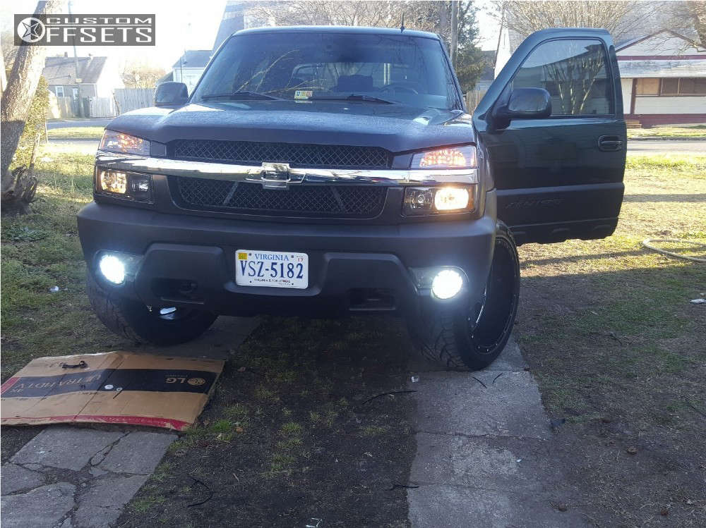 2002 Chevrolet Avalanche Wheel Offset Aggressive > 1" Outside Fender ...