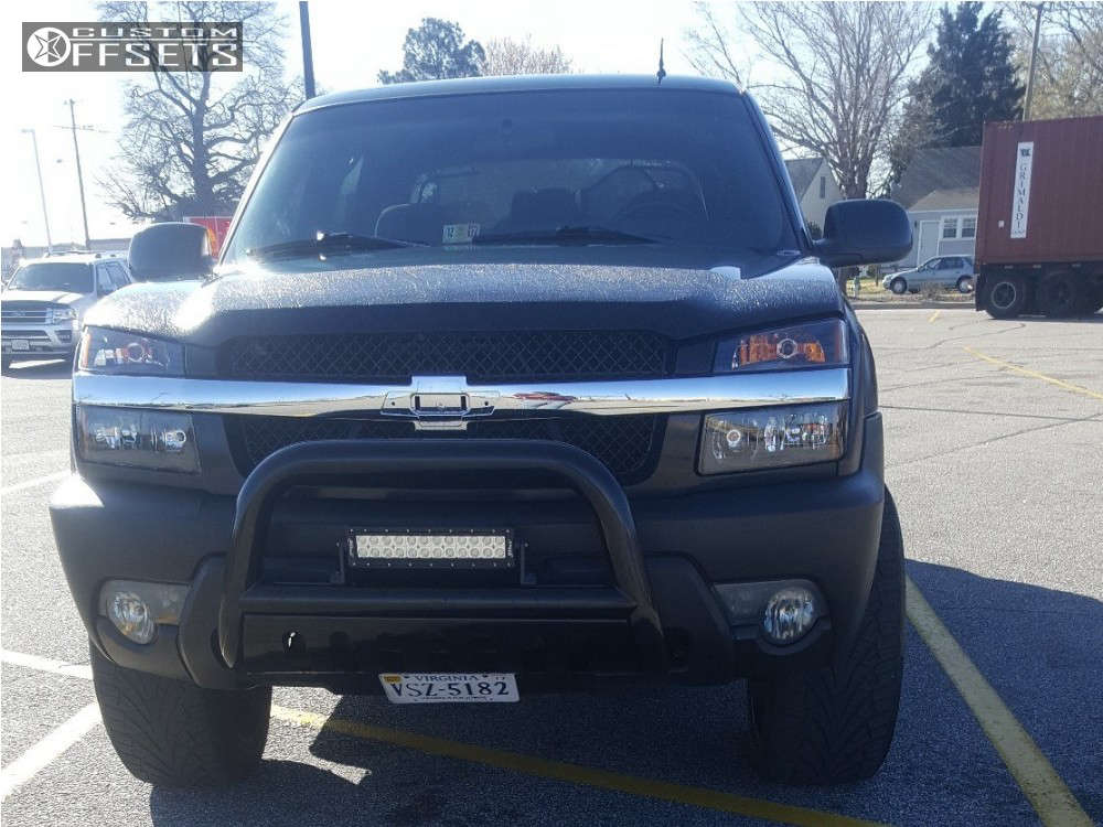 2002 Chevrolet Avalanche Wheel Offset Aggressive > 1" Outside Fender ...