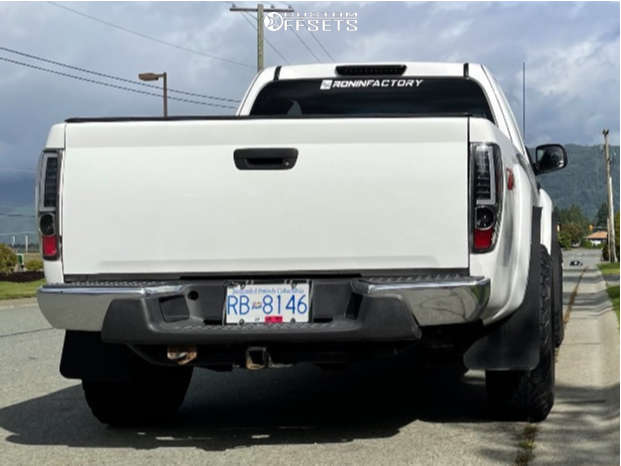 2005 Chevrolet Colorado with 15x9 20 American Racing Ar172 and 31/10 ...