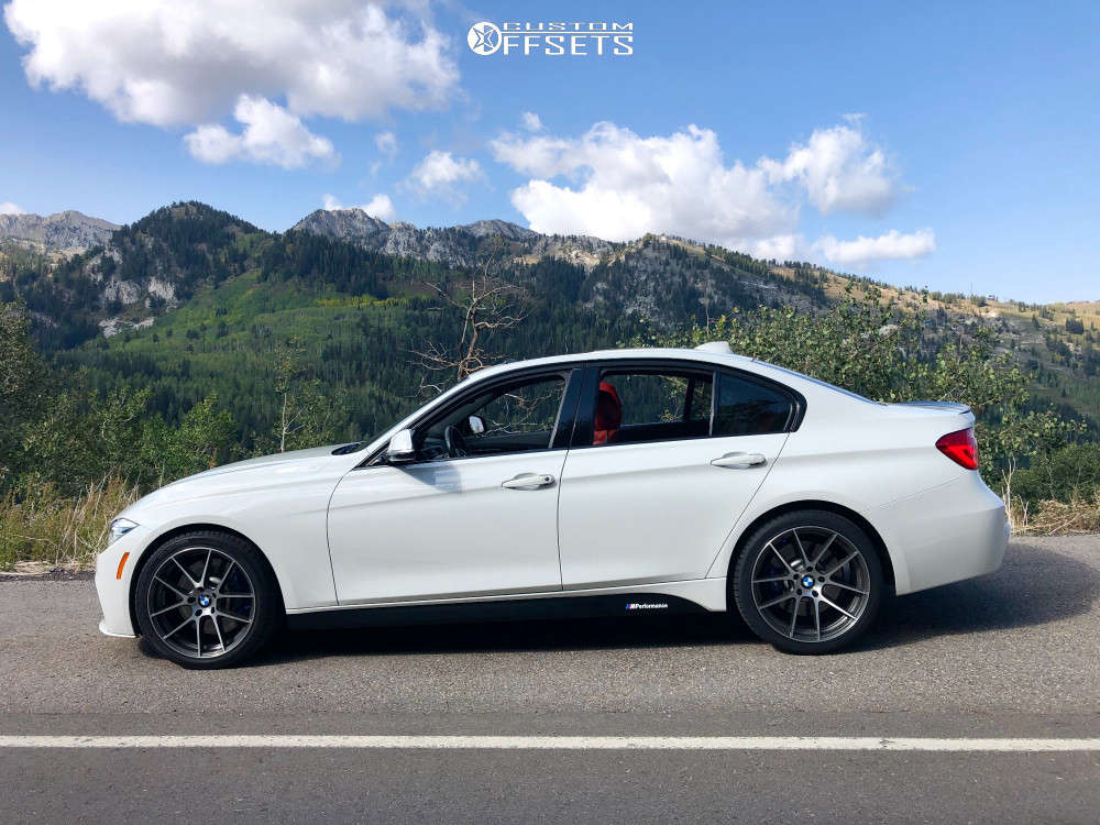 2017 BMW 340i XDrive with 19x8.5 35 Beyern Ritz and 245/40R19 Hankook ...