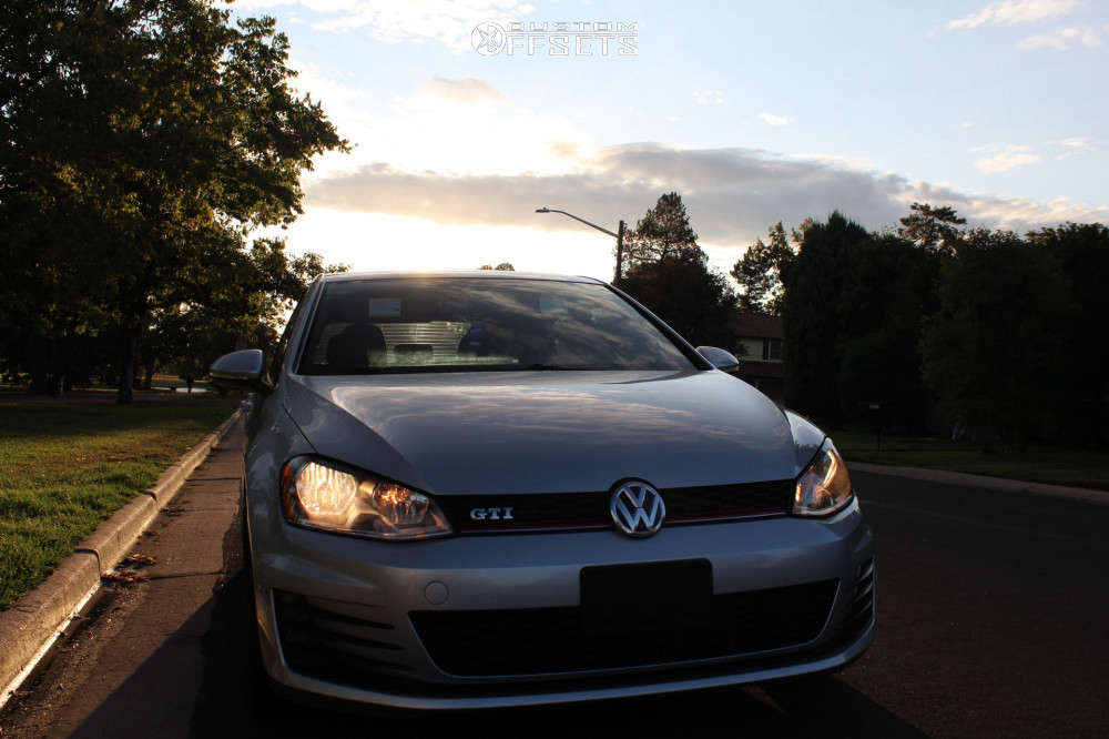 2017 Volkswagen GTI with 18x8.5 30 Rotiform Rse and 235/40R18 Michelin ...