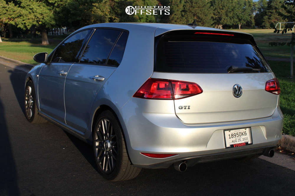 2017 Volkswagen GTI with 18x8.5 30 Rotiform Rse and 235/40R18 Michelin ...