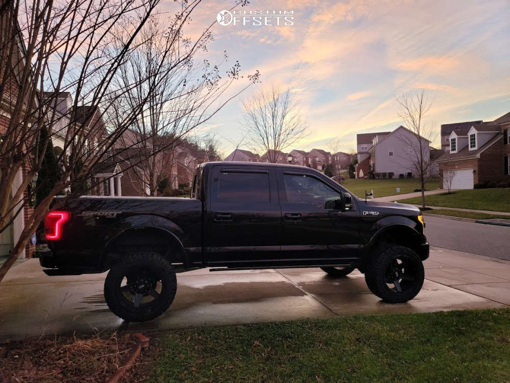 2016 Ford F-150 with 22x12 -44 Grid Gd04 and 35/12.5R22 Nitto Ridge ...