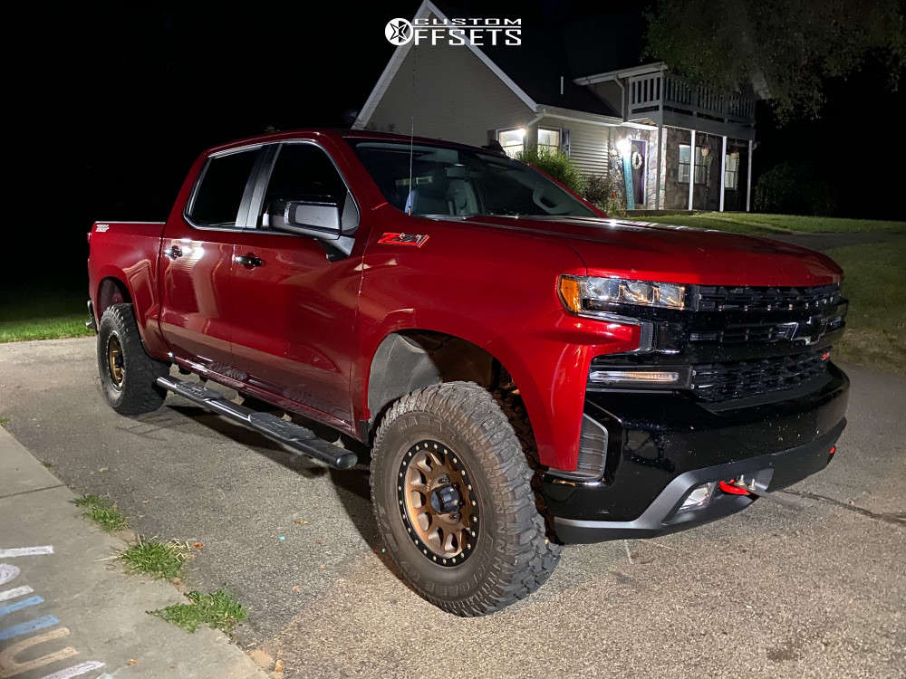 2019 Chevrolet Silverado 1500 with 17x9 0 Method Mr305 and 35/12.5R17 ...