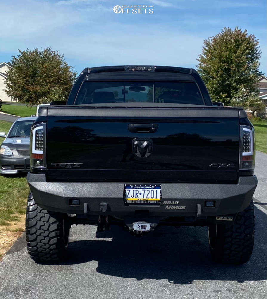 2003 Dodge Ram 1500 with 22x14 -76 TIS 544C and 35/13.5R22 RBP Repulsor ...