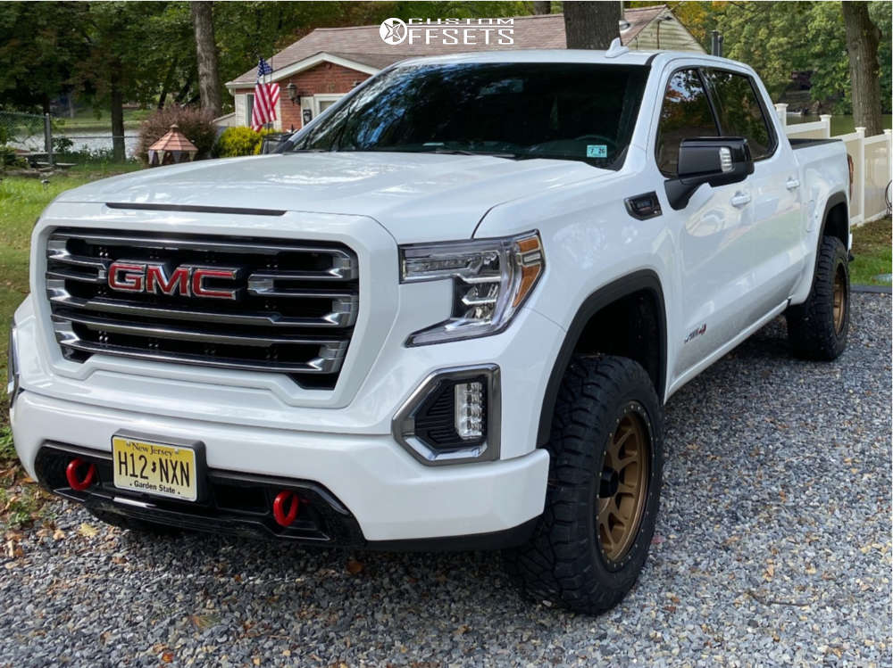 2021 GMC Sierra 1500 with 20x10 -18 Method Mr305 and 33/11.5R20 Nitto ...
