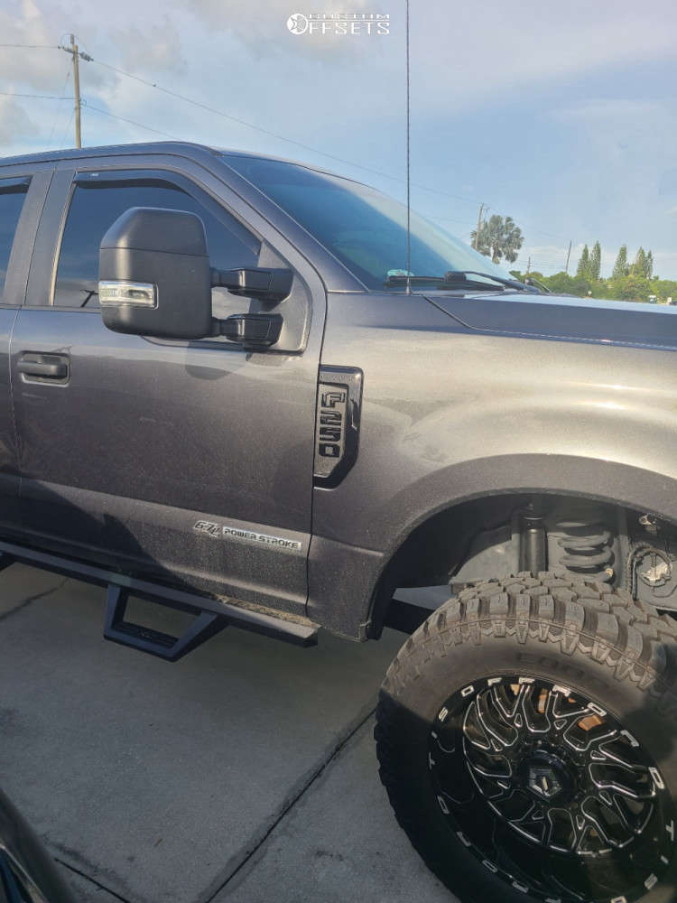 2020 Ford F-250 Super Duty with 20x10 -25 TIS 544BM and 35/12.5R20 ...