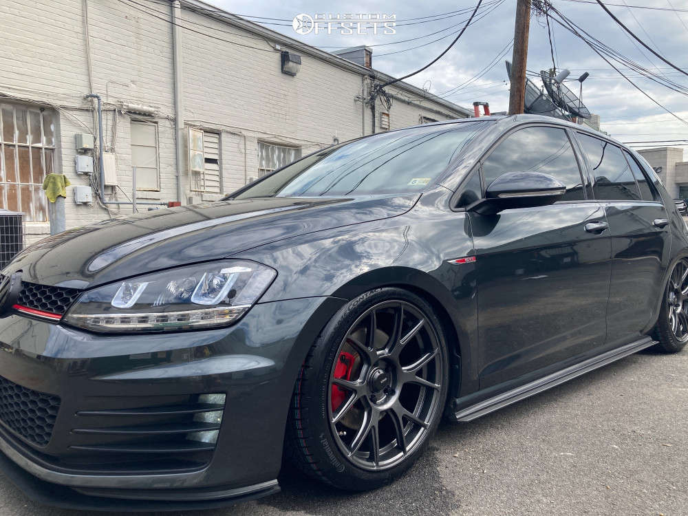 2015 Volkswagen GTI with 18x8.5 43 Konig Ampliform and 235/40R18 ...