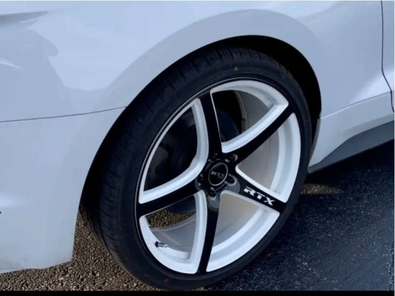 2015 Ford Mustang with 20x8.5 40 RTX R-Spec Illusion and 245/35R20 ...