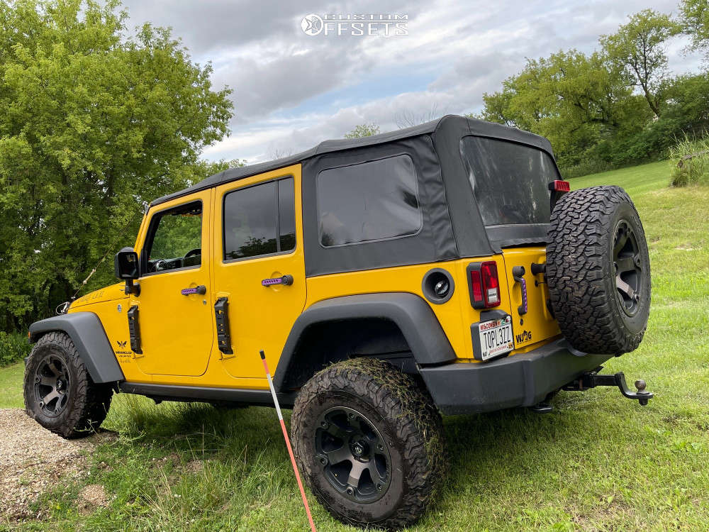 2015 Jeep Wrangler with 17x5.5 -18 Fuel Beast and 285/12.5R17 ...
