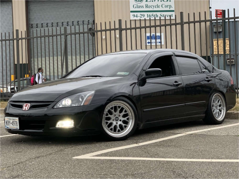 2007 Honda Accord with 18x8.5 30 ESR Cr1 and 225/40R18 Nankang Ns-25 ...