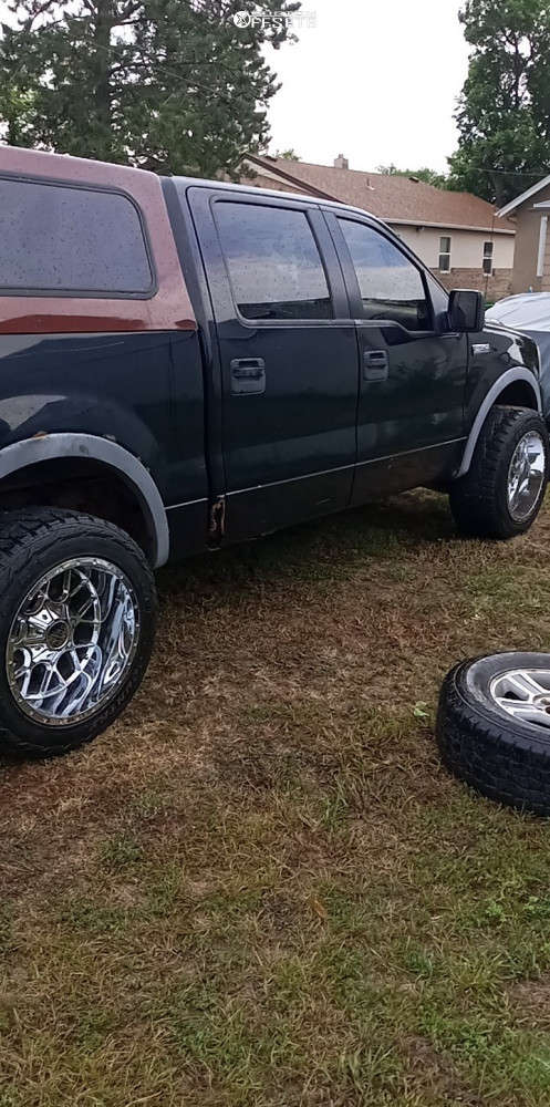 2005 Ford F-150 with 20x12 -44 Moto Metal Mo951 and 33/12.5R20 Toyo ...