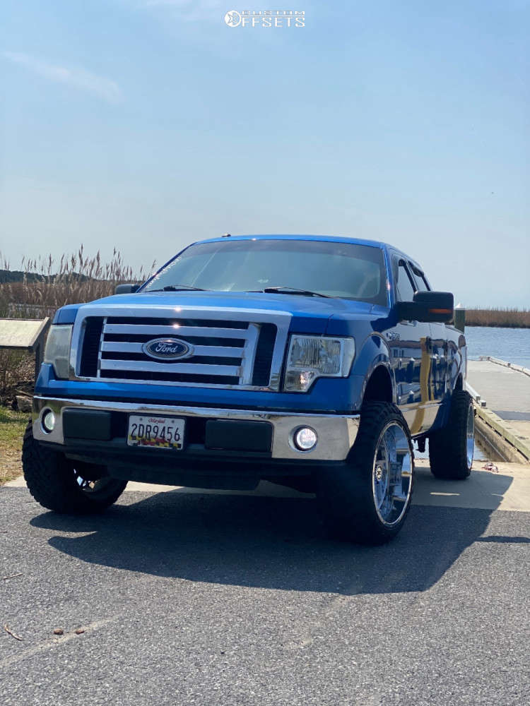 2010 Ford F-150 with 22x12 -44 Xtreme Force Xf8 and 33/12.5R22 Atturo ...