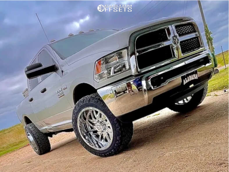 2017 Ram 2500 with 22x12 -44 TIS 544C and 35/12.5R22 Nitto Ridge ...