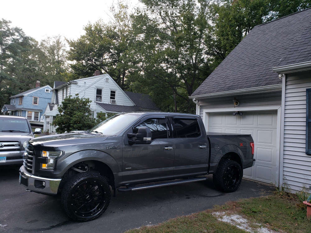 2015 Ford F-150 with 22x10 -19 Vision Rockers and 33/12.5R22 Venom ...