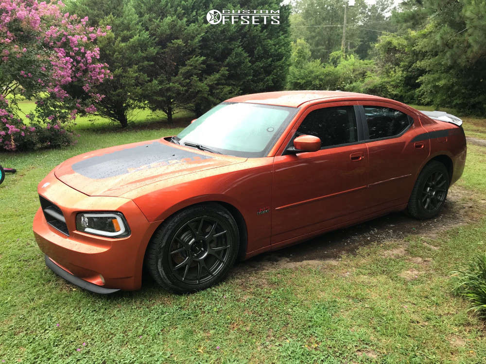 2006 Dodge Charger with 18x8.5 35 Konig Ampliform and 235/50R18 Nexen ...