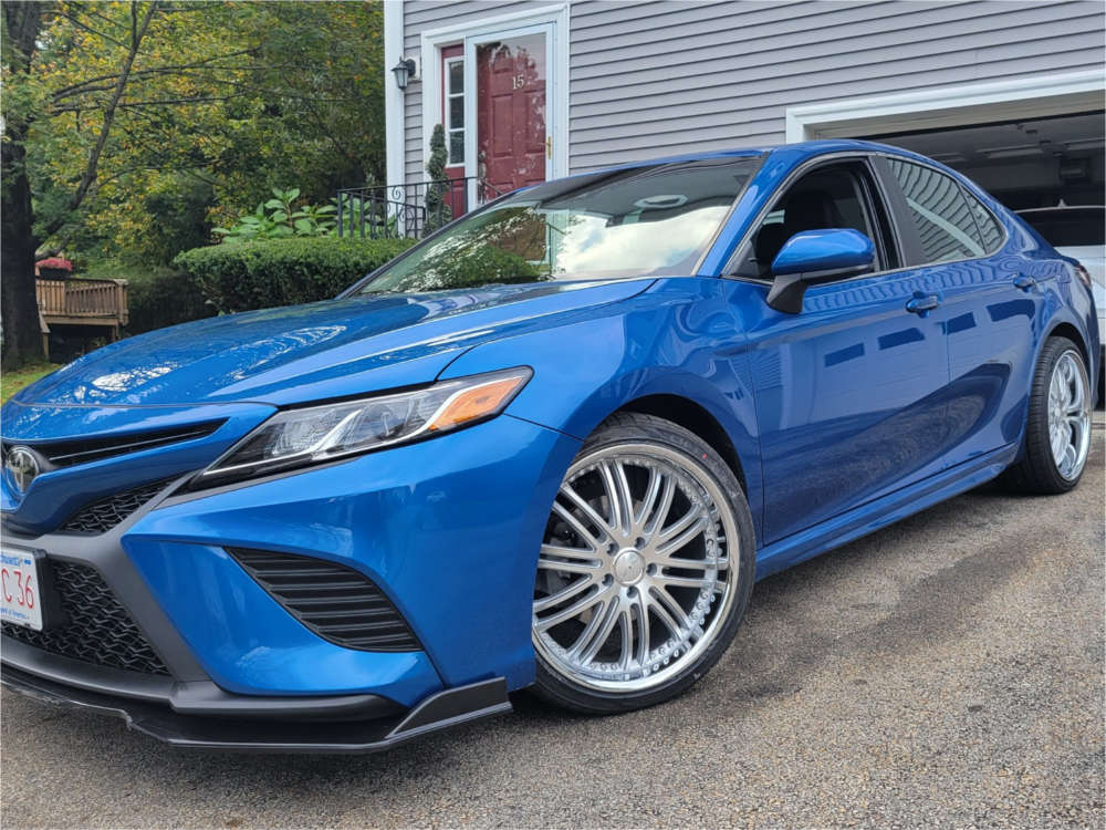 2018 Toyota Camry with 20x9 35 XIX X23 and 245/30R20 Lionhart Lh-five ...