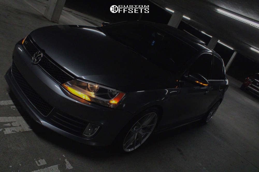 2012 Volkswagen Jetta with 18x8.5 45 Rotiform Flg and 225/40R18 ...