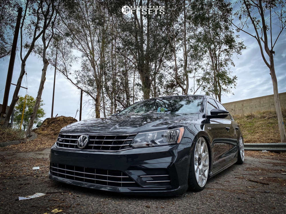 2017 Volkswagen Passat with 19x8.5 35 Rotiform Forged Cvt and 205/35R19 ...