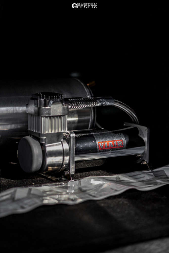 2017 Volkswagen Passat with 19x8.5 35 Rotiform Forged Cvt and 205/35R19 ...